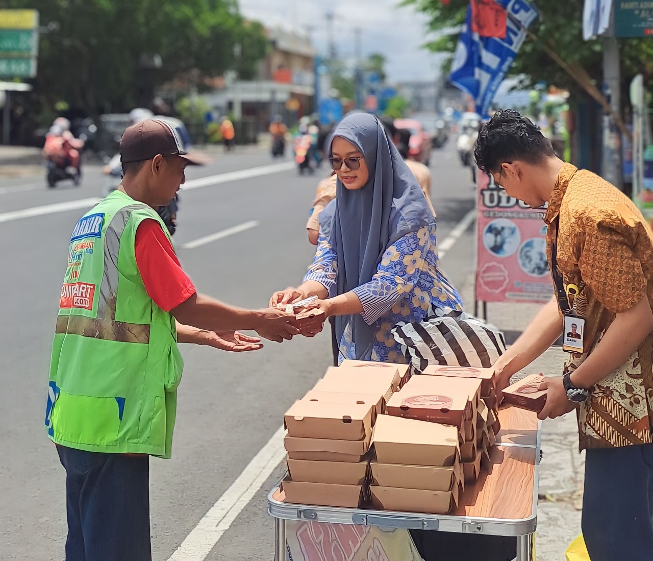 Kegiatan Jumat Berkah dan Pemberian Sembako oleh Gemilang Group - Gemilang Group
